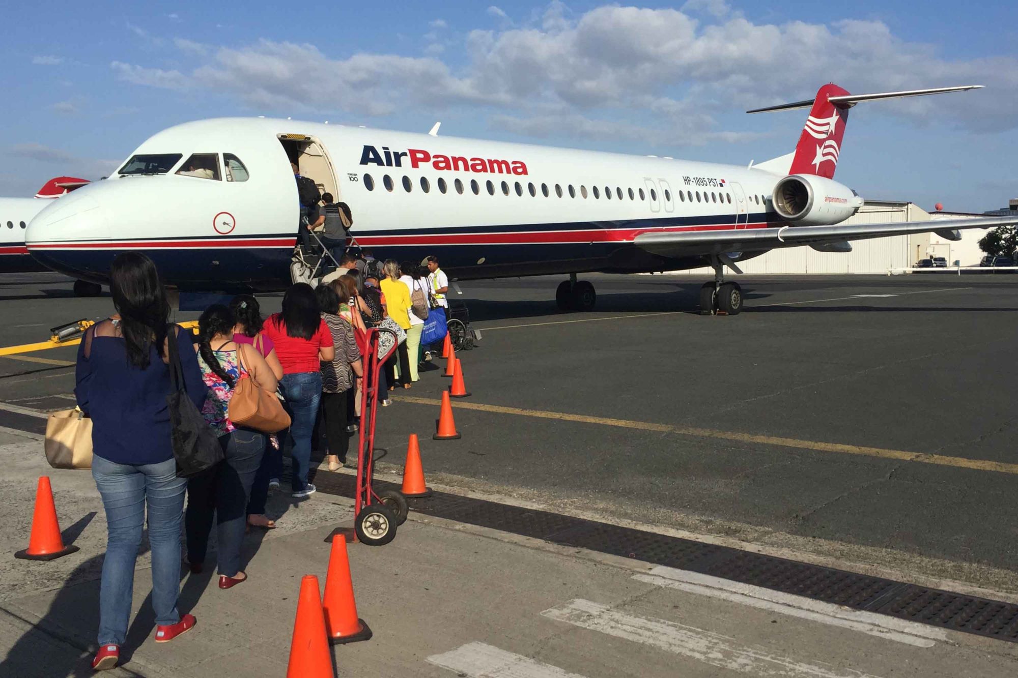 Cómo llegar al aeropuerto de Albrook en transporte público – El Perro ...